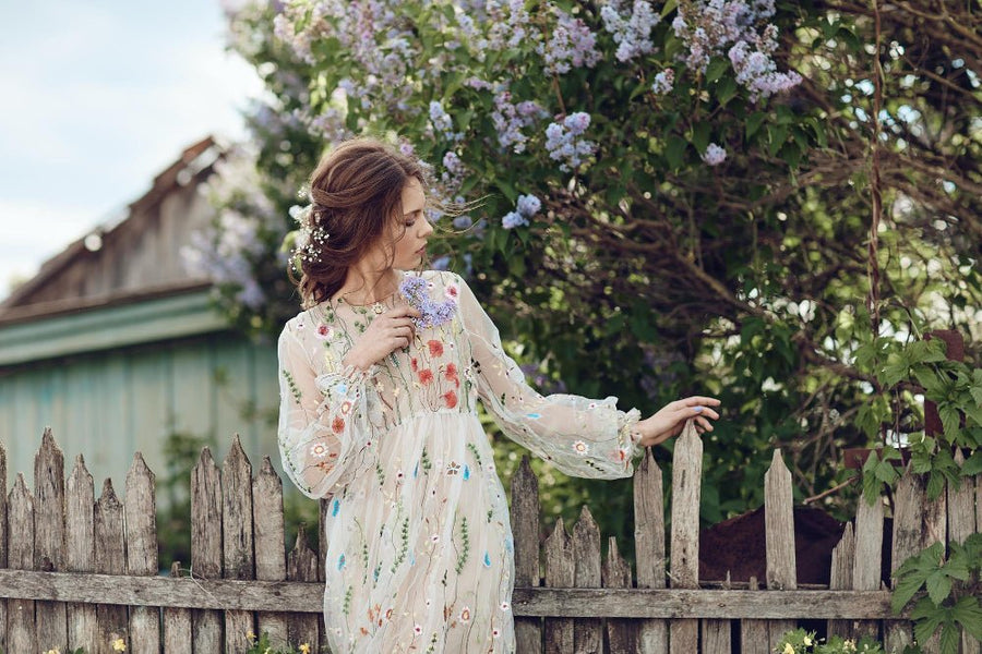 Cottagecore: el encanto de la vida rural en la moda contemporánea